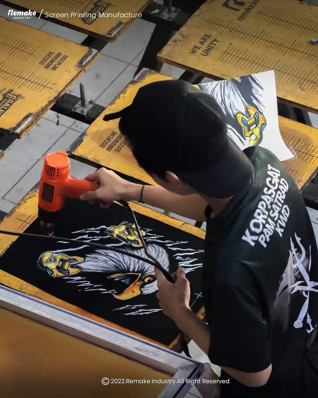 Proses Proofing Sablon Sebelum Cetak Massal - Remake Industry